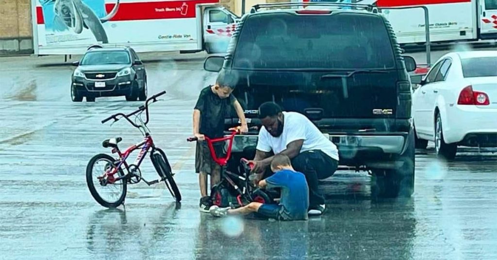 Kind Man Saw Two Boys Pushing A Broken Bike In The Rain; He Went ...